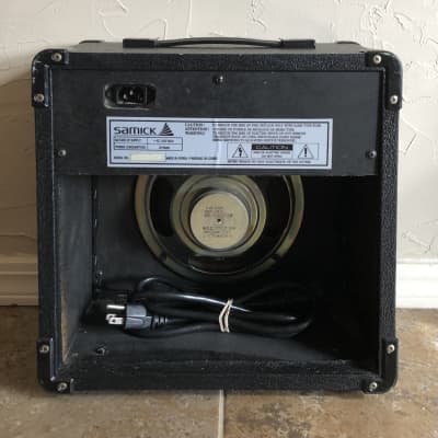 Samick LA10 15w 1x8 Guitar Combo Amp | Reverb