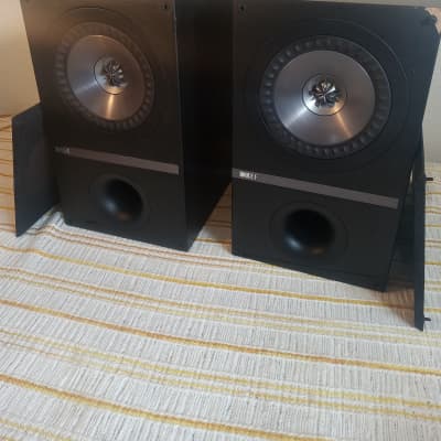 KEF Q300 Bookshelf Speakers | Reverb