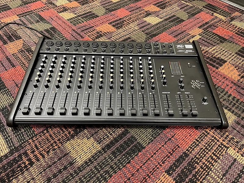 Peavey Unity 1000 12 Channel Mixer | Reverb