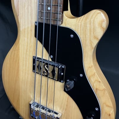 Supro 2041AN Huntington I 4-String Short Scale Bass Guitar | Reverb