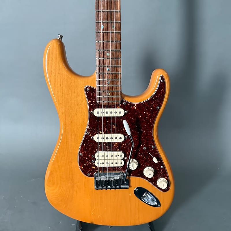 Fender 2006 American Deluxe Stratocaster RW HSS Amber Case | Reverb