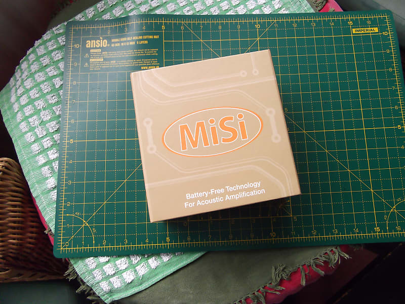 Mi-Si Trio Air Battery-Free MEMS Microphone and Undersaddle | Reverb