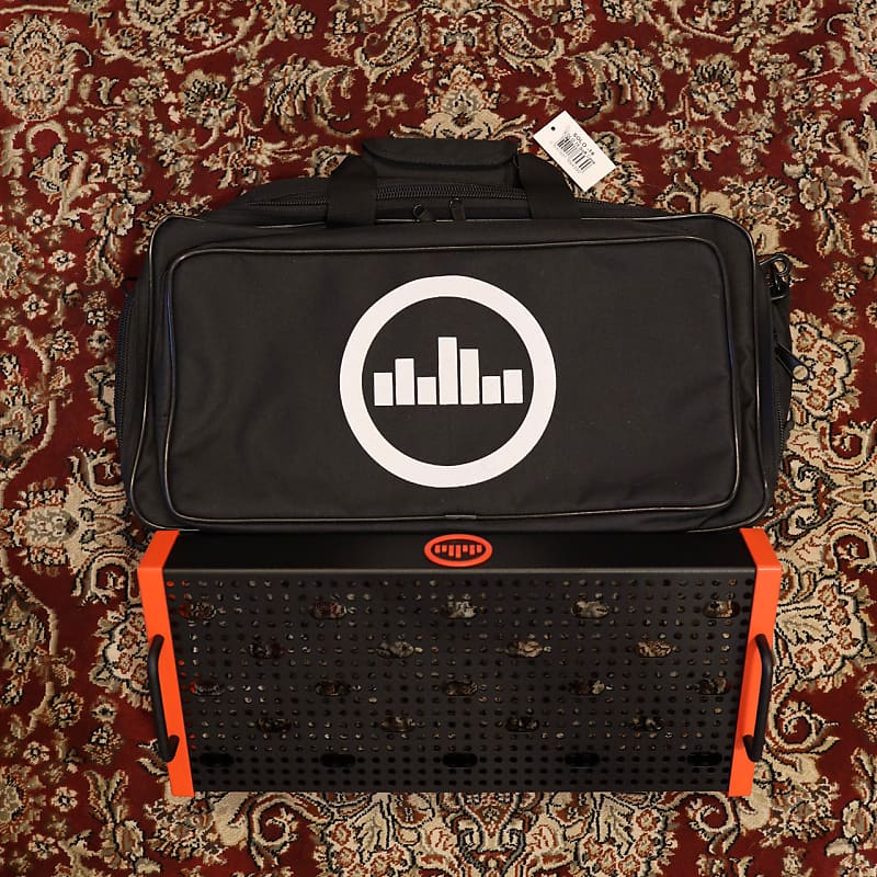 Temple Audio Solo 18 Templeboard with Soft Case Bundle Red | Reverb