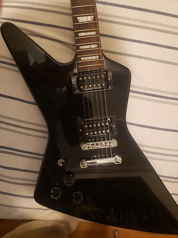Agile Ghost ( explorer) Mid 2000's - Gloss black | Reverb