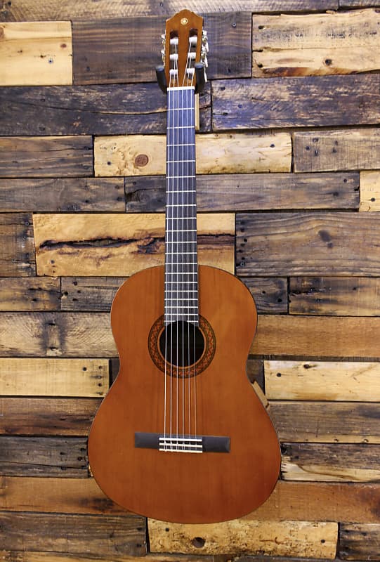 Yamaha C40 | Reverb Canada