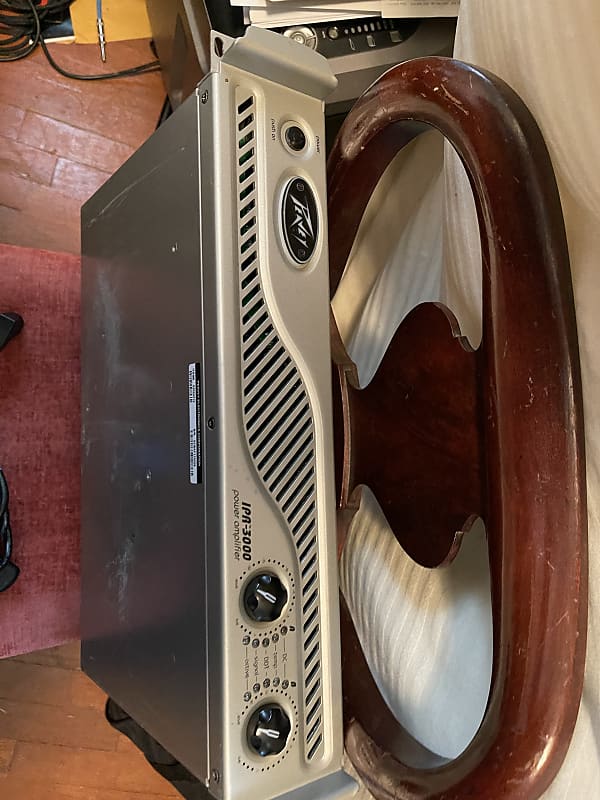 peavey IPR 3000. POWER AMPLIFIER silver | Reverb
