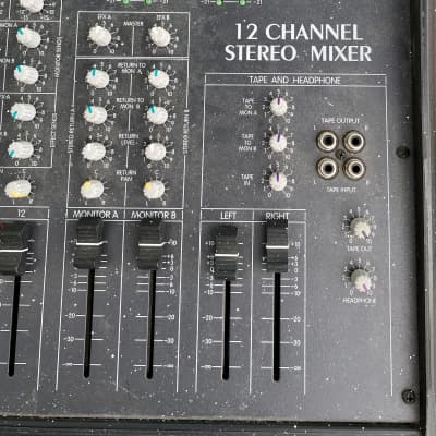 Peavey Unity 2002 12 Channel Mixing Board | Reverb