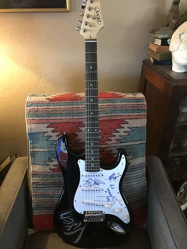 80’s VIXEN BAND SIGNED AUTOGRAPH STRAT GUITAR | Reverb