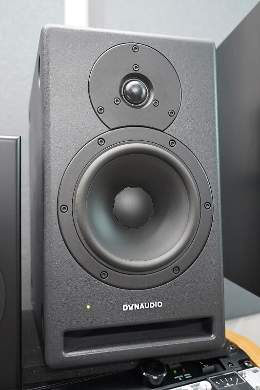 Dynaudio Core 7 (Pair) | Reverb