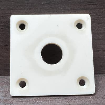 General Vintage Tone Square Output jack plate | Reverb Deutschland