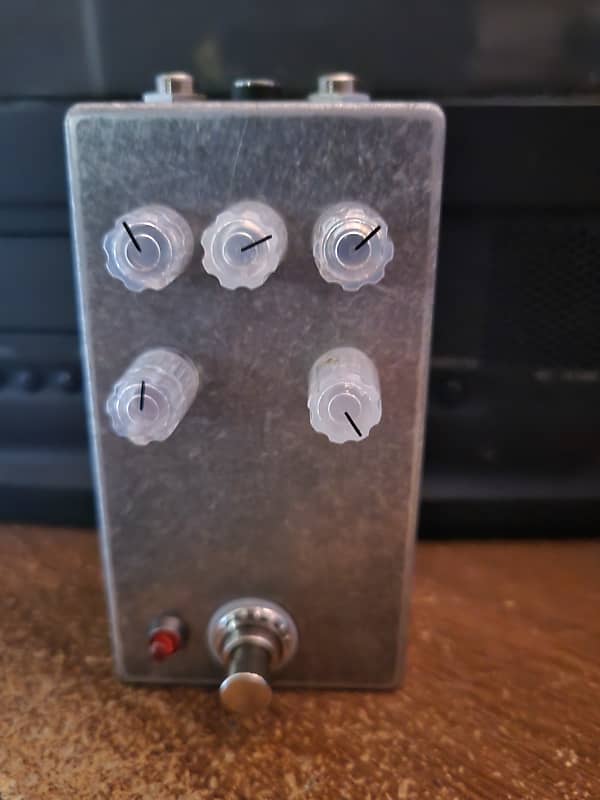 D.i.y krank distortus maximus distortion clone with more gain | Reverb