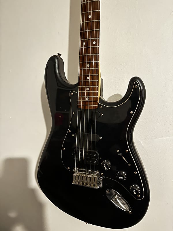 Squier Standard Stratocaster 2001 - 2018 | Reverb UK