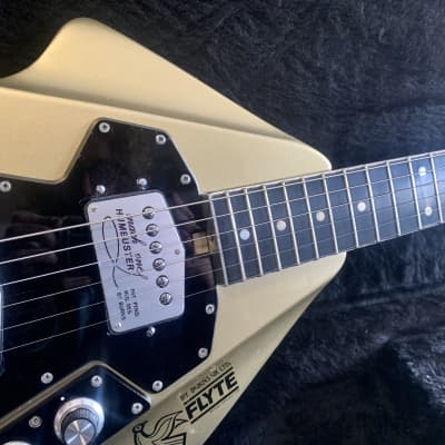 Burns Flyte 1974 - Featured in "50 Years Of Burns" | Reverb Canada