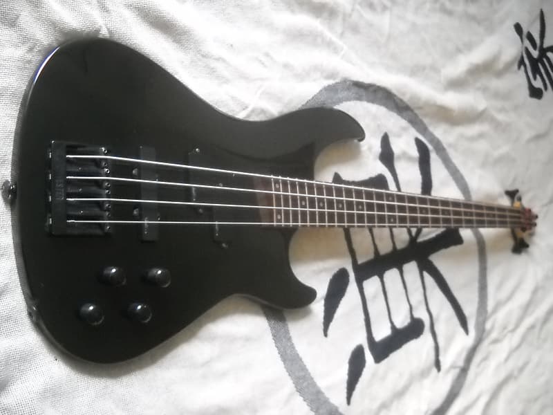 Vester Bass | Reverb