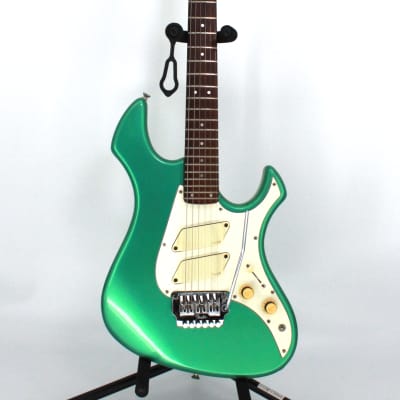 Fender Performer Made in Japan 1985 White/yellow | Reverb