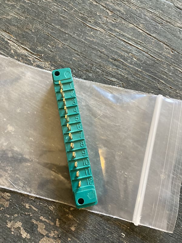 Unknown 12 pin card edge connector - Grn | Reverb