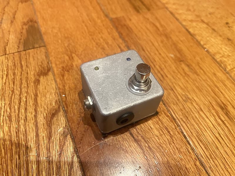 Micro AB switch with Dual LEDs 2023 - Metal | Reverb