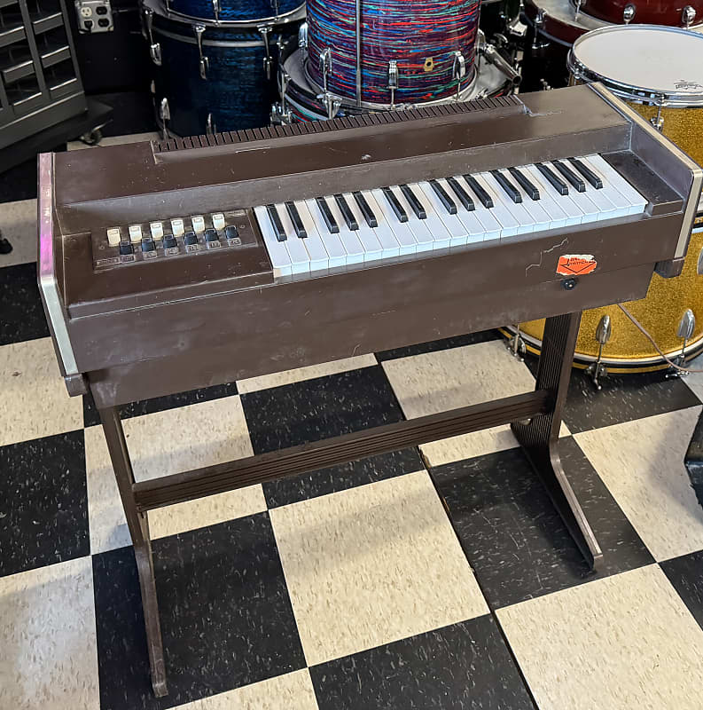 Magnus 665P Chord Organ w/original stand 1970s | Reverb