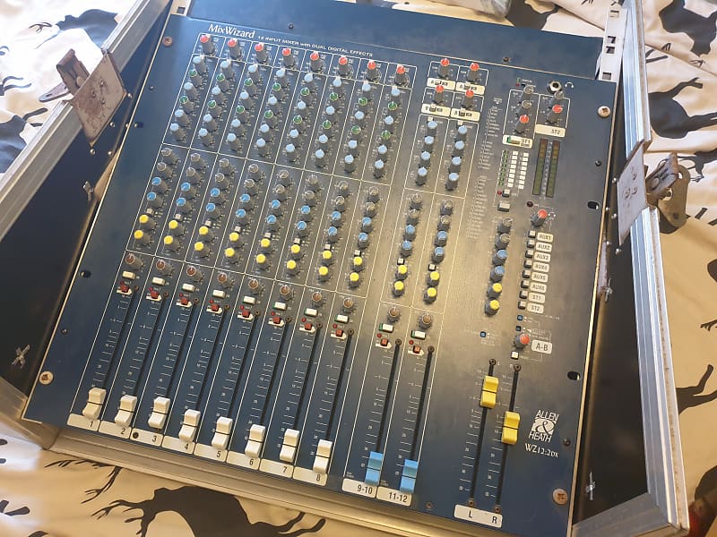 Allen & Heath MixWizard 12:2dx Mixer | Reverb UK