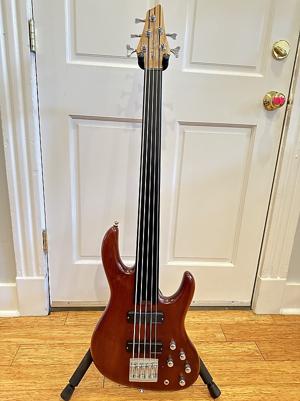 5 Strings fretless bass | Reverb