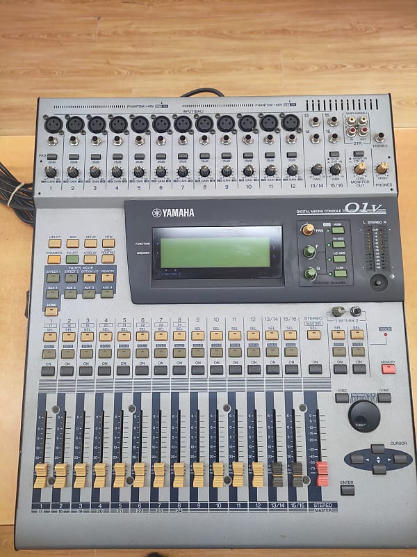 Yamaha Digital mixing console 01V 1998 - Grey | Reverb