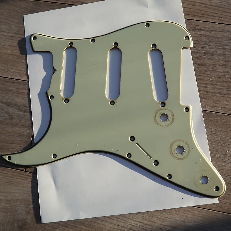 Left handed fender stratocaster 62 Pickguard AVRI mint green | Reverb