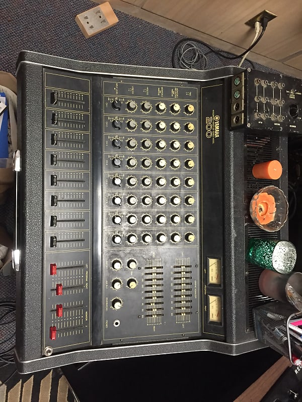 Yamaha EM 200 | Reverb