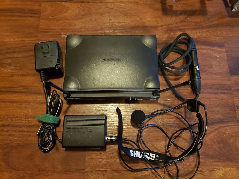Shure Professional Wireless Headset Microphone Bundle | Reverb