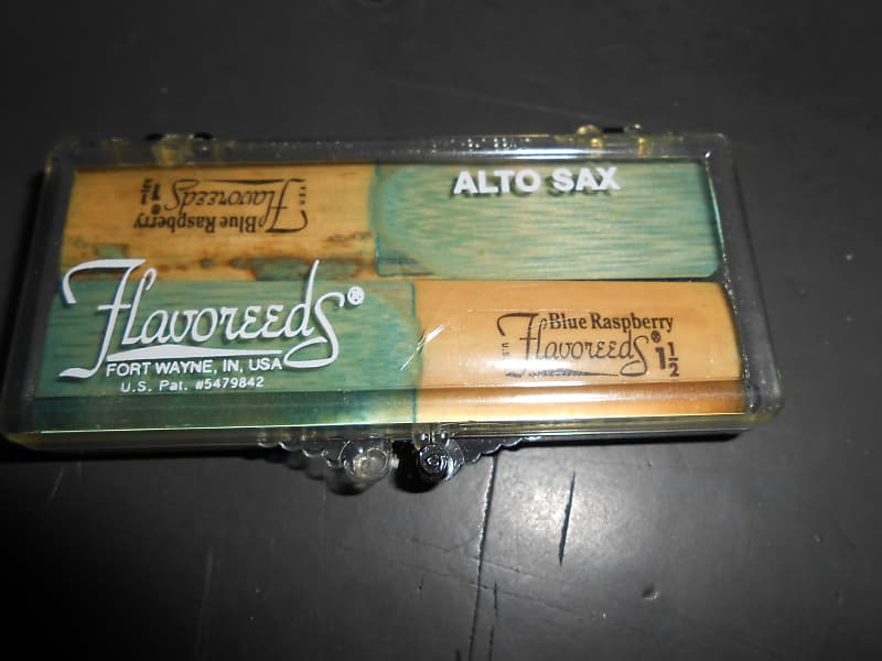 Flavoreeds Blue Raspberry Alto Sax 1.5 Reeds Green | Reverb