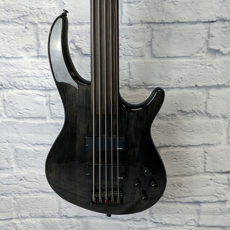 Dean Edge 5-String Fretless Bass w/gig bag E020508 | Reverb