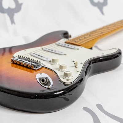 Daion Performer Series 500YB - Yellow Sunburst - Stratocaster | Reverb