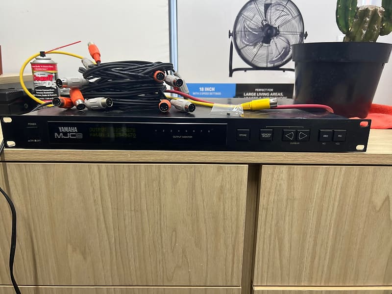 Yamaha MJC8 Midi Patchbay Thru Box - 8 in 8 out | Reverb