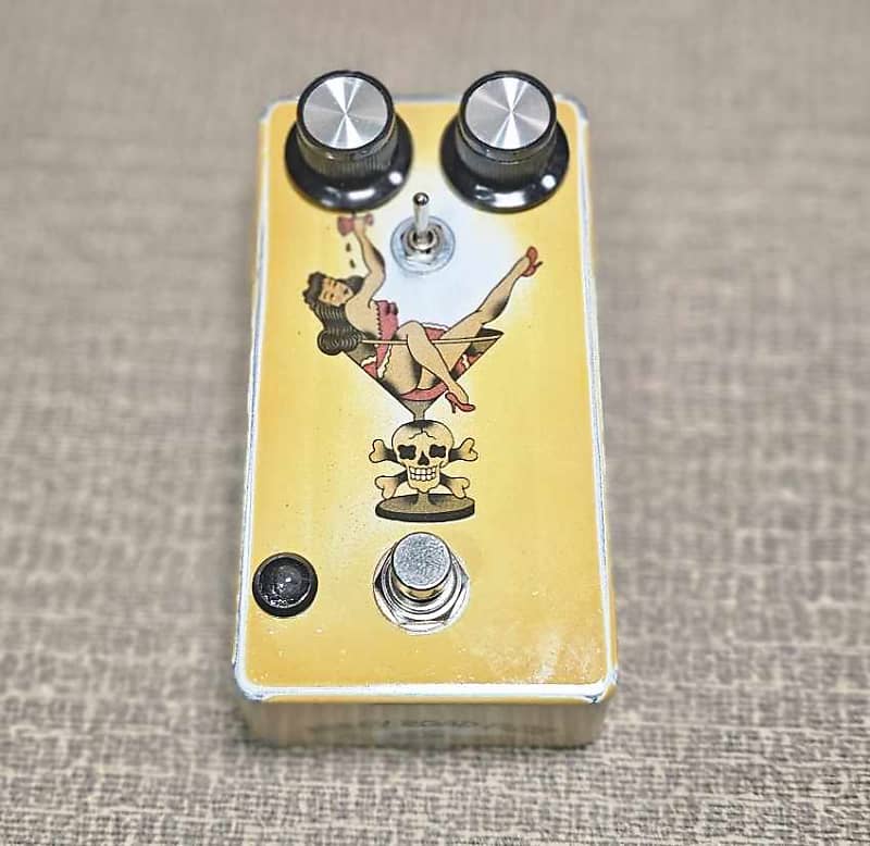 Hello Sailor Effects Silicon Abbey Road Fuzz - TV Yellow | Reverb