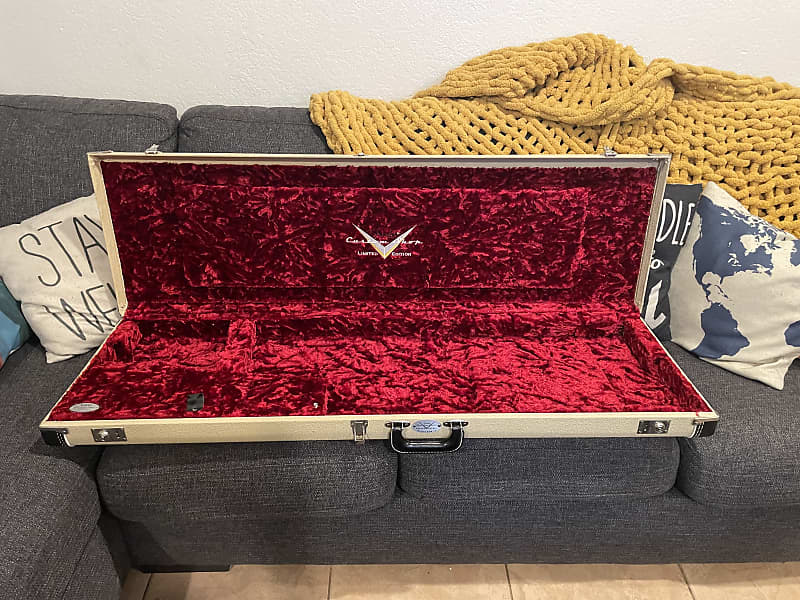 Rare beige Fender/G&G Custom Shop case for Jazz Bass or P | Reverb