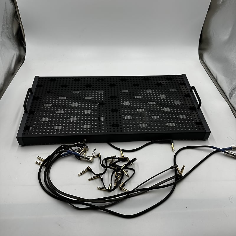 BIG SUMMER BLOWOUT// BUNDLE Temple Audio DUO 24 GM Pedalboard | Reverb