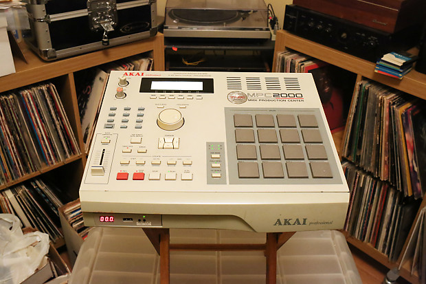 Akai MPC 2000 Classic w USB drive | Reverb