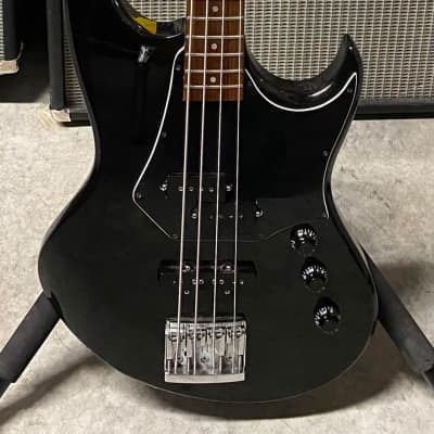 HAMER SCARAB BASS (MODEL BSCS) Bass Guitars for sale in the USA ...