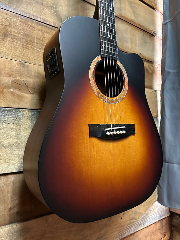 Maton SRS70C Solid Road Series Sunburst w/case | Reverb