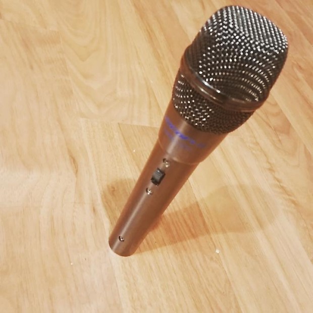 VocoPro Mark-12 Pro Dynamic Microphone | Reverb