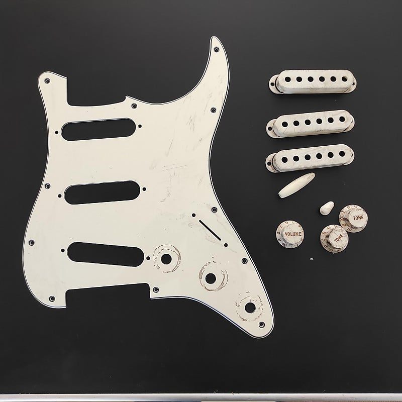 Aged white relic Kit for 72, 3ply 11trous SSS Strat | Reverb