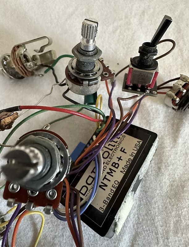 Bartolini NTMB+F 9/18 volt 2021 | Reverb Canada