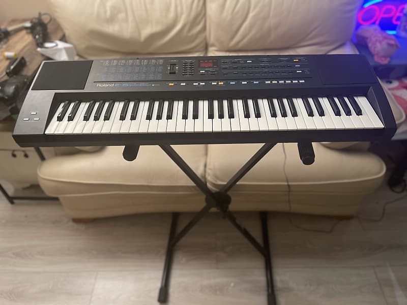 Roland E-15 Intelligent Synthesiser 1991 Black | Reverb UK