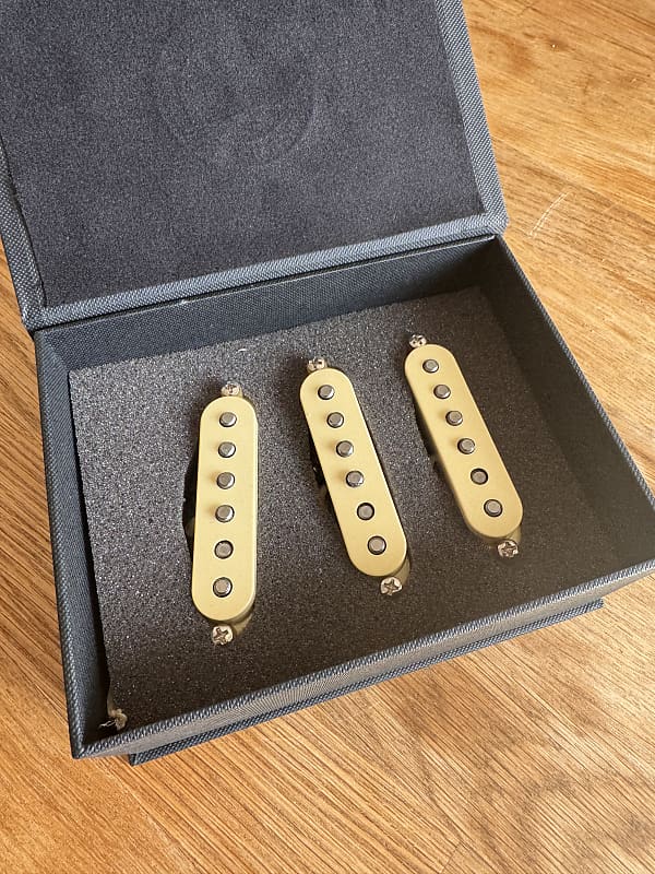 Fender Pure Vintage '61 Stratocaster Single-Coil Pickups Set | Reverb