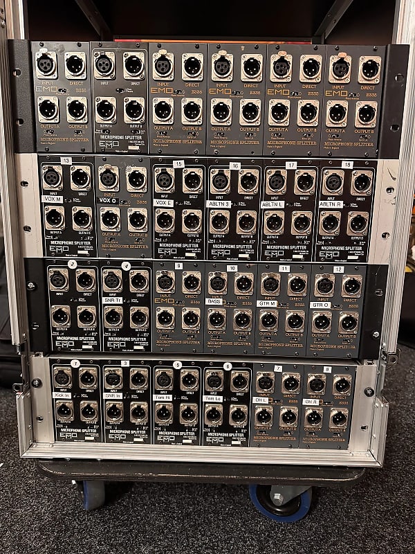 EMO E335 3-way mic-splitters. 24 Channels | Reverb