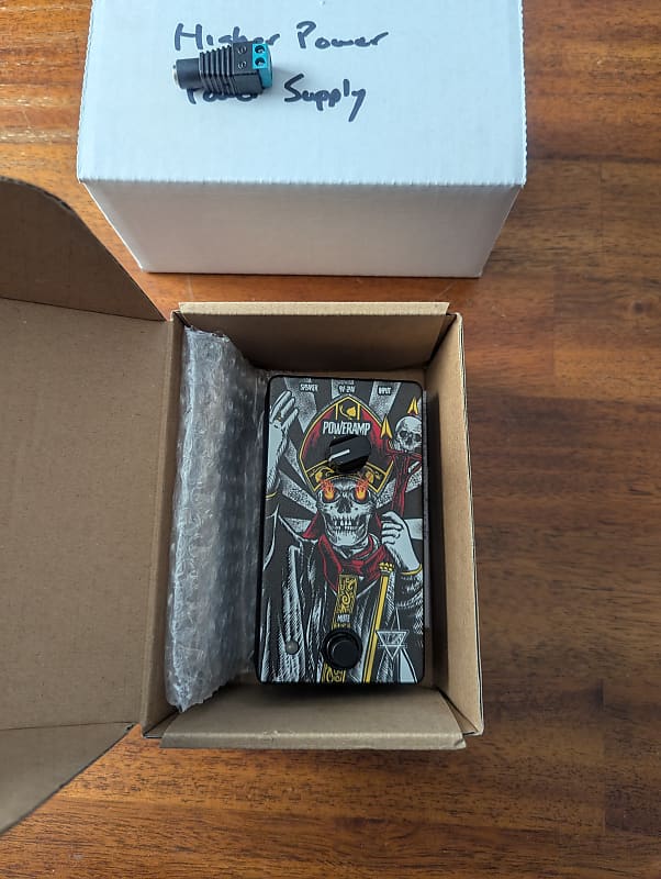 This Heavy Earth Higher Power Pedalboard power amp with power | Reverb