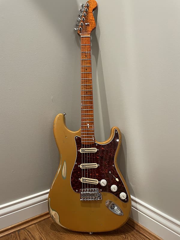 Unbranded Custom Strat-style - Aged Gold Metallic relic | Reverb