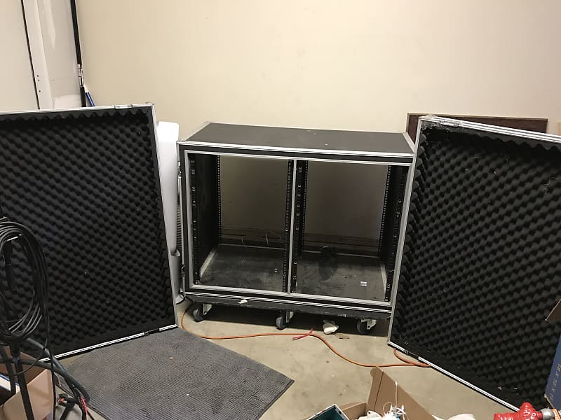 Flightcase warehouse 32u Shockmount 19” Rack Flightcase 2015 | Reverb