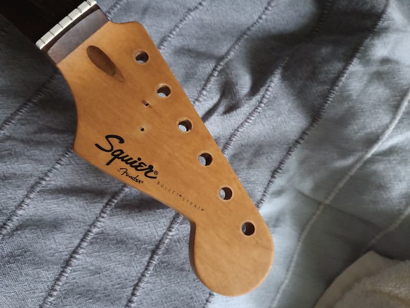 Reliced Stratocaster Squier 2004 - Shell pink | Reverb UK