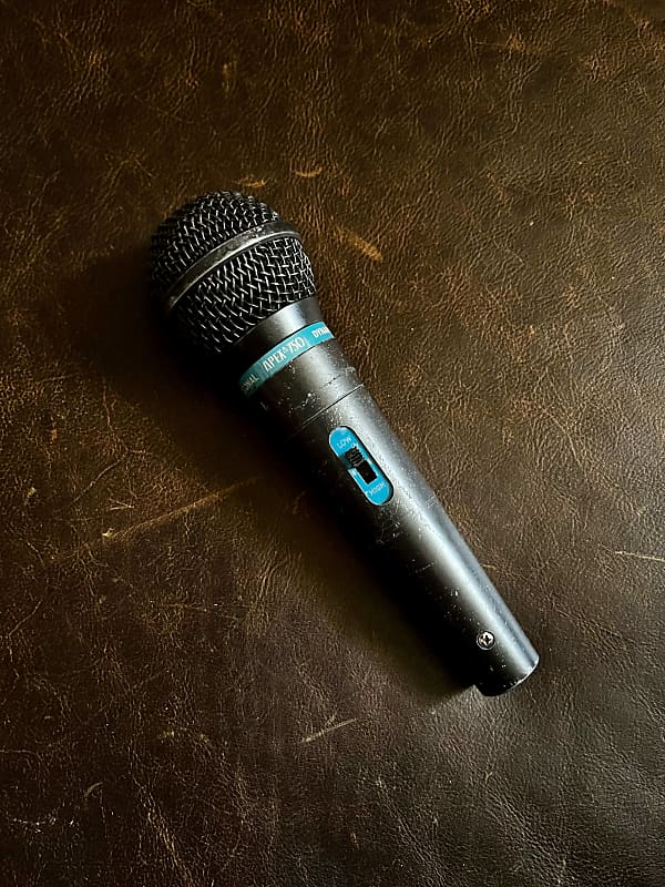 Apex750 Dynamic Cardioid Microphone | Reverb