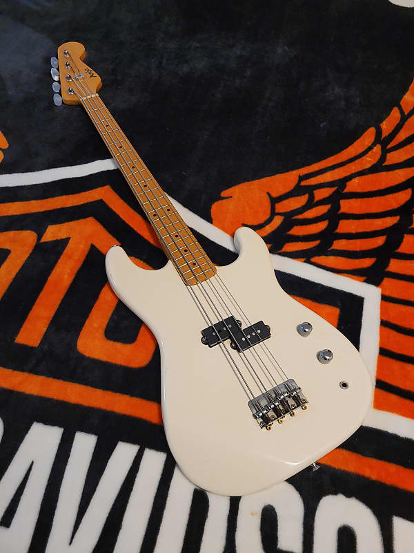 Anjo Short scale P bass 80's - White | Reverb